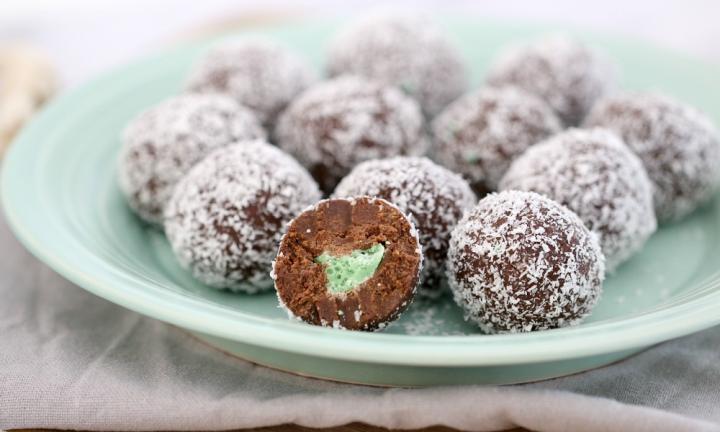 Choc-Mint Balls - Sam's Kitchen
