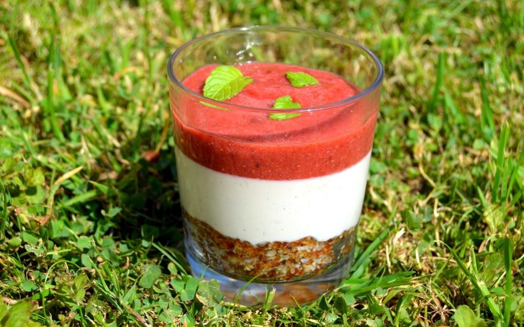 Strawberry Cashew Cheesecake Pots - Sam's Kitchen